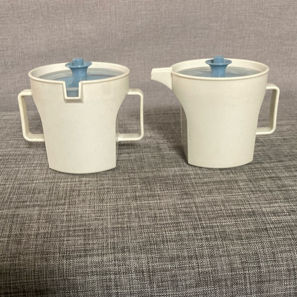 Vintage Tupperware | Kitchen | Vintage Tupperware Sugar And Creamer Set ...